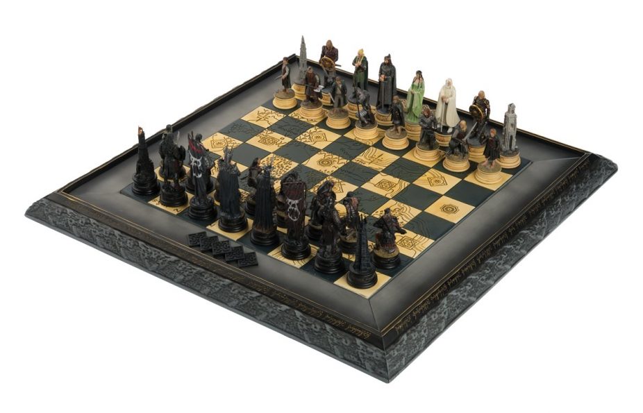 Best Lord of the Rings Chess Sets (full reviews) | Level Up Chess